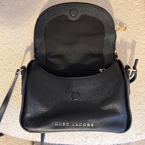 Marc Jacobs | Bags | Marc Jacobs The Groove Leather Mini Messenger Bag ...